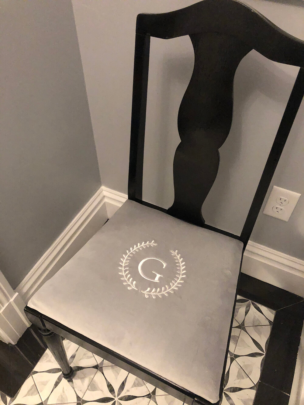 How to make a monogrammed chair - Machine Embroidery Geek